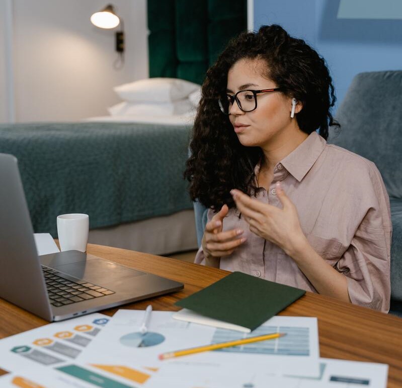 Comunicación externa: qué es, tipos y ejemplos - tododerecho